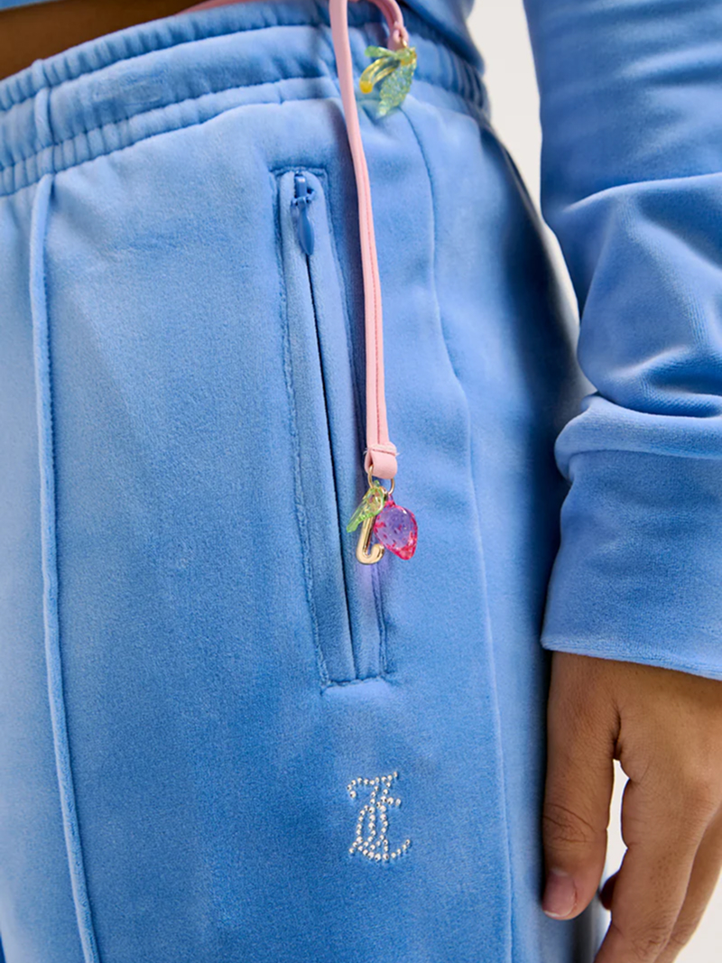 Juicy Couture Germany | Iconic Tracksuits, Bags, Accessories & more!